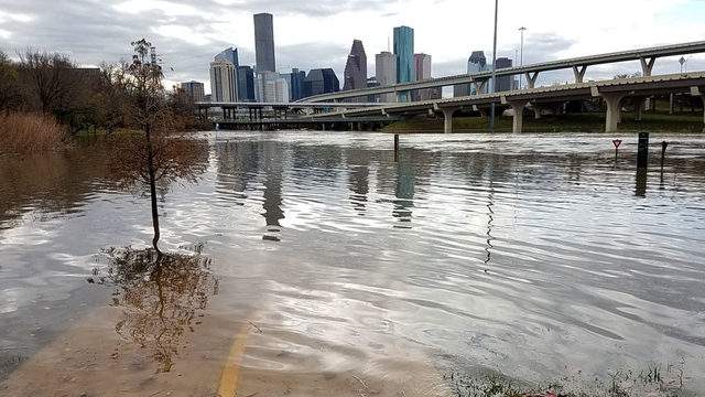 Powerful storms flood roads, cause damage in Houston area